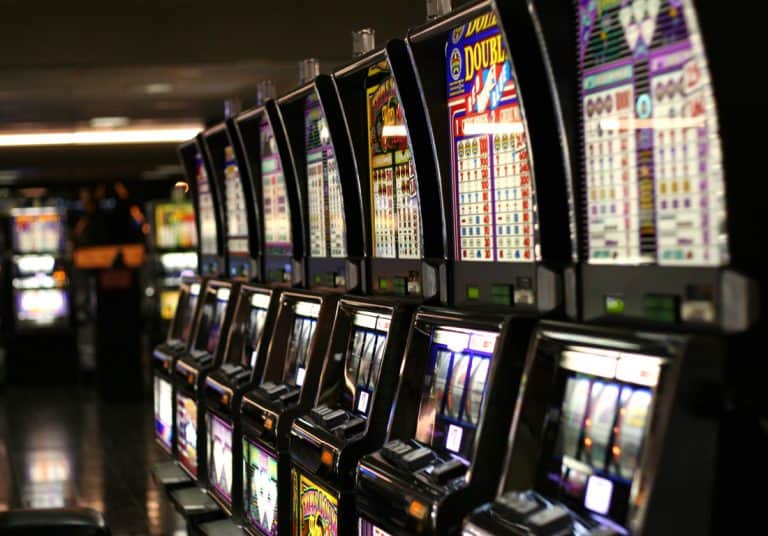 Alex, hacker russo que ganha milhões a “abusar” das slot machines